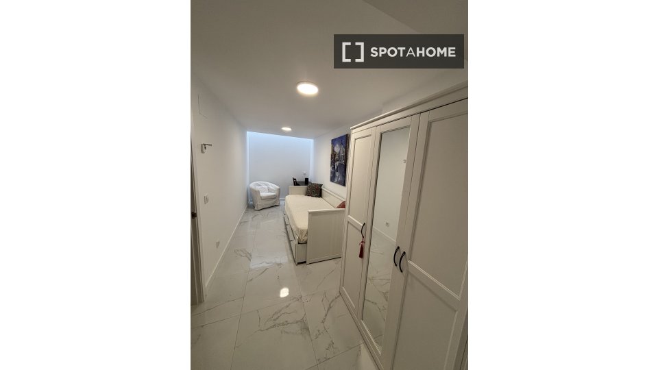 Estudio en alquiler en C. de los Canarios, Madrid