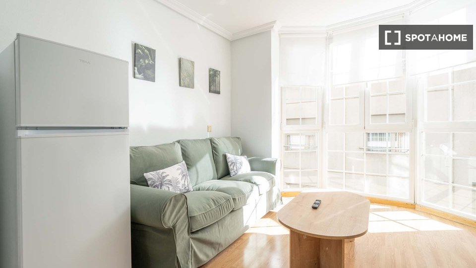 Estudio en alquiler en C. de Eraso, Madrid